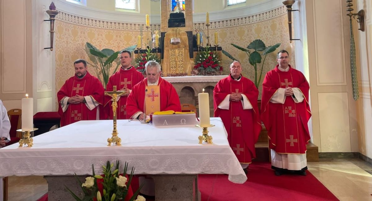 Misno slavlje u Krašiću predvodio preč. Alojzije Pakrac iz Župe ...
